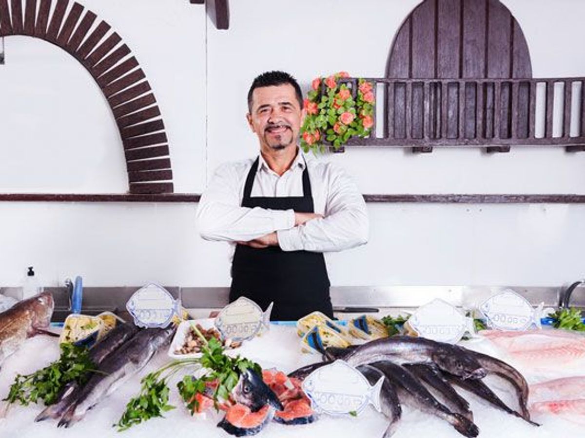 How to open a fishmonger