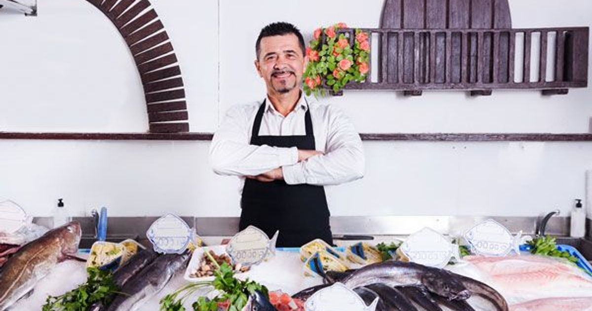 How to open a fishmonger
