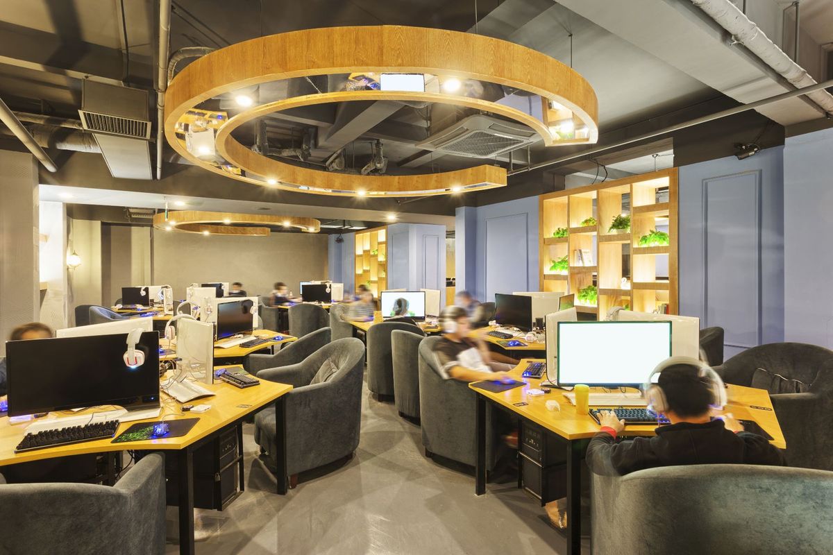 How to write the business plan for an internet cafe