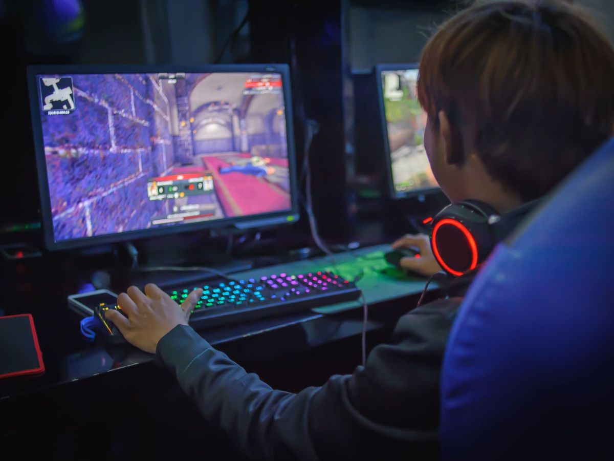 How to write the business plan for an internet cafe