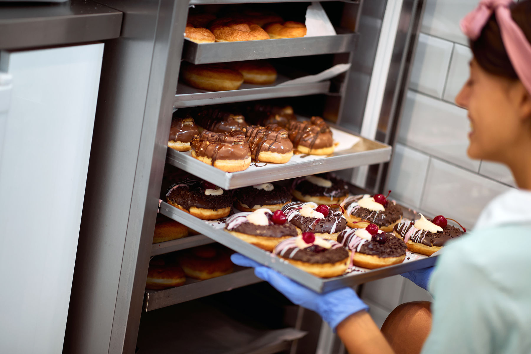 How to write a business plan for a donut shop?